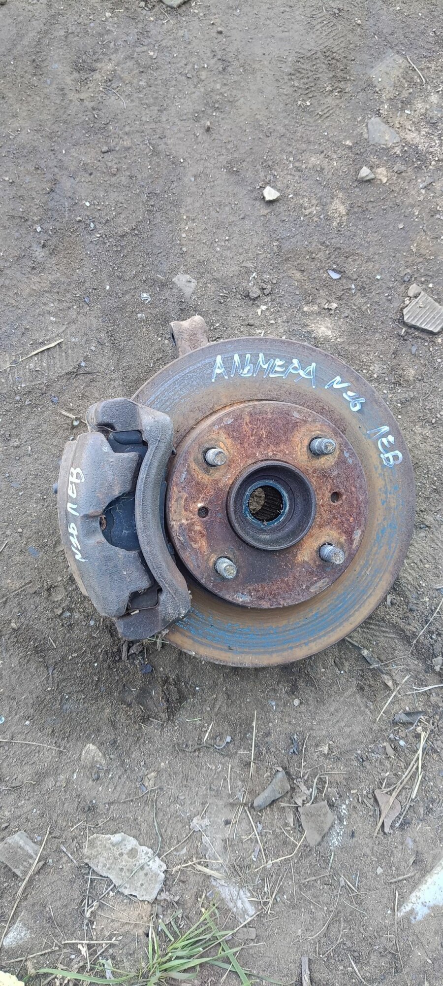 Кулак поворотный Nissan Almera N16 Sunny, B15 AD