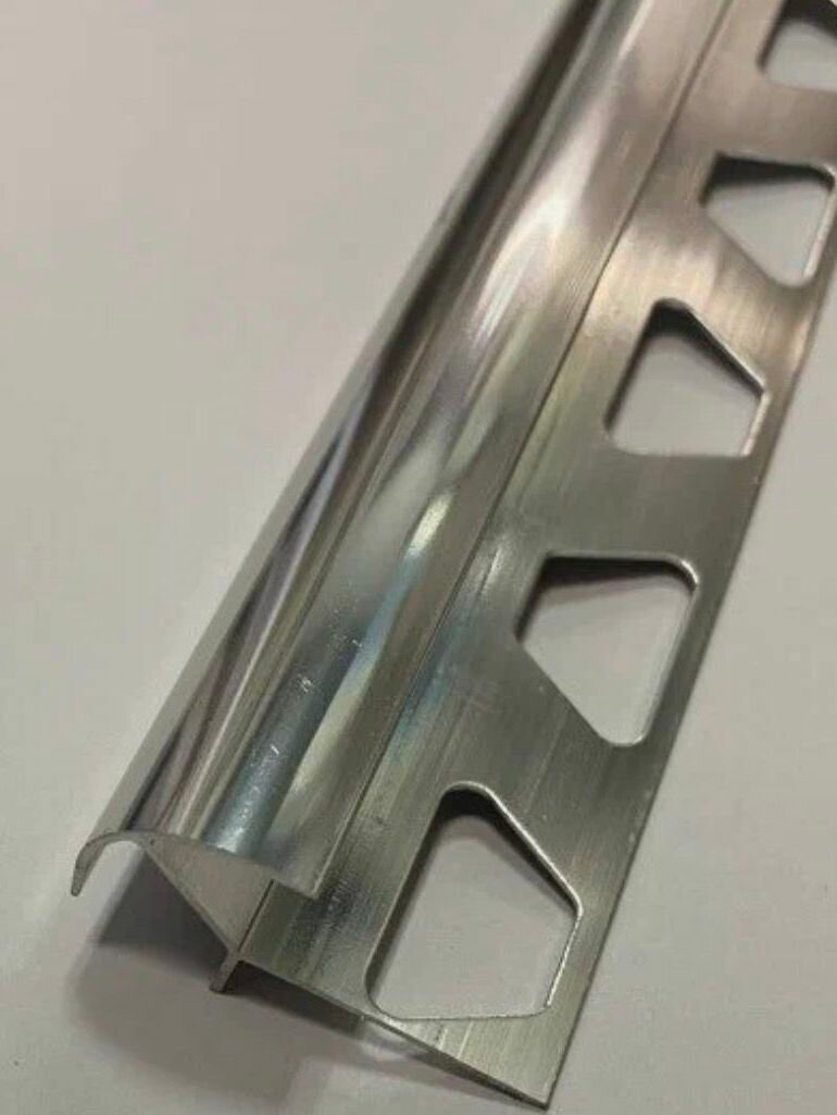 Алюминиевый профиль под плитку Серебро глянец для внешних углов 12х12 мм, Анодированный 2700 мм -1 шт