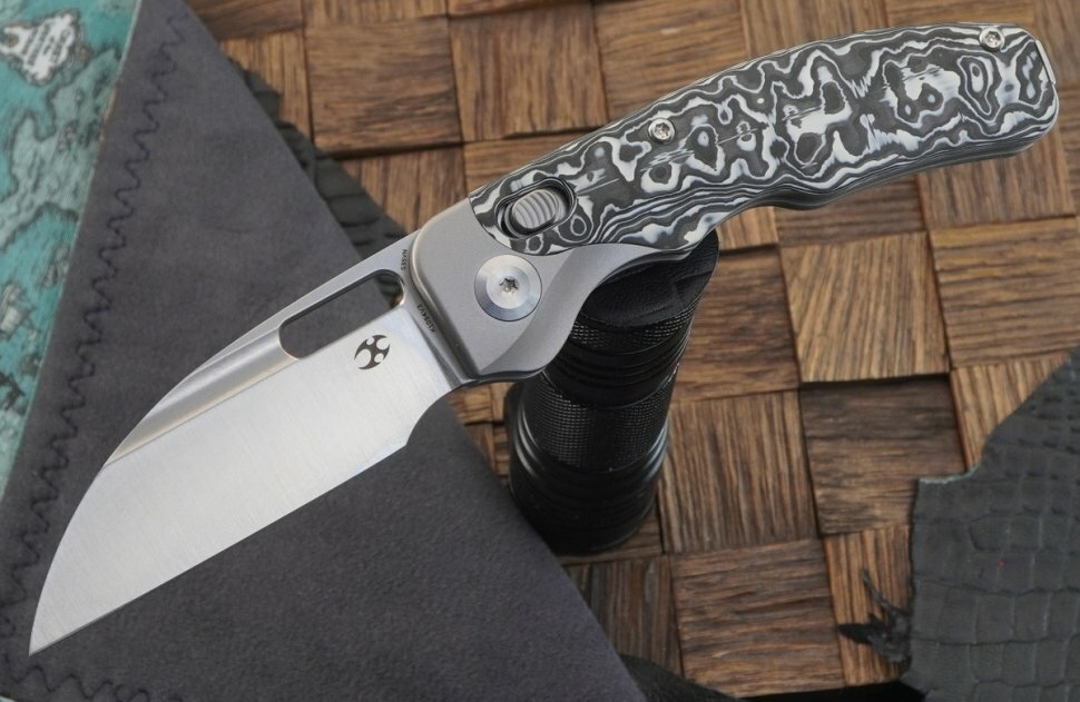 Складной нож Kansept Knives Vivid, сталь CPM S35VN, S, рукоять титан/черно-белый карбон