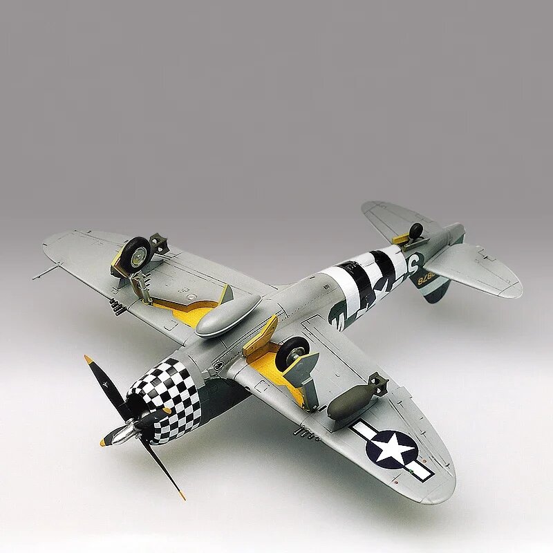 Модель самолета Academy Thunderbolt Fighter 1/72 — фото 1