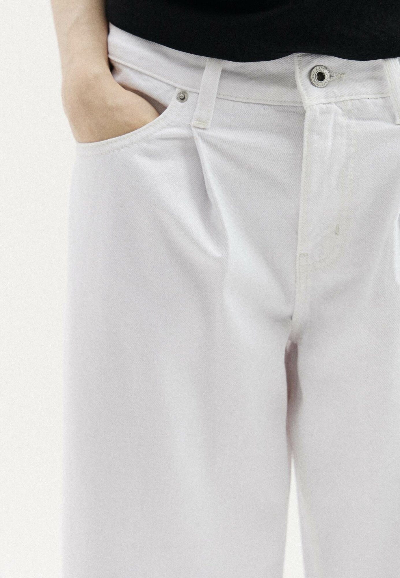 Джинсы широкие KARL LAGERFELD JEANS, размер 26, белый — фото 1