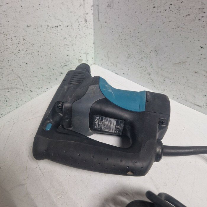 Перфоратор Makita HR2810