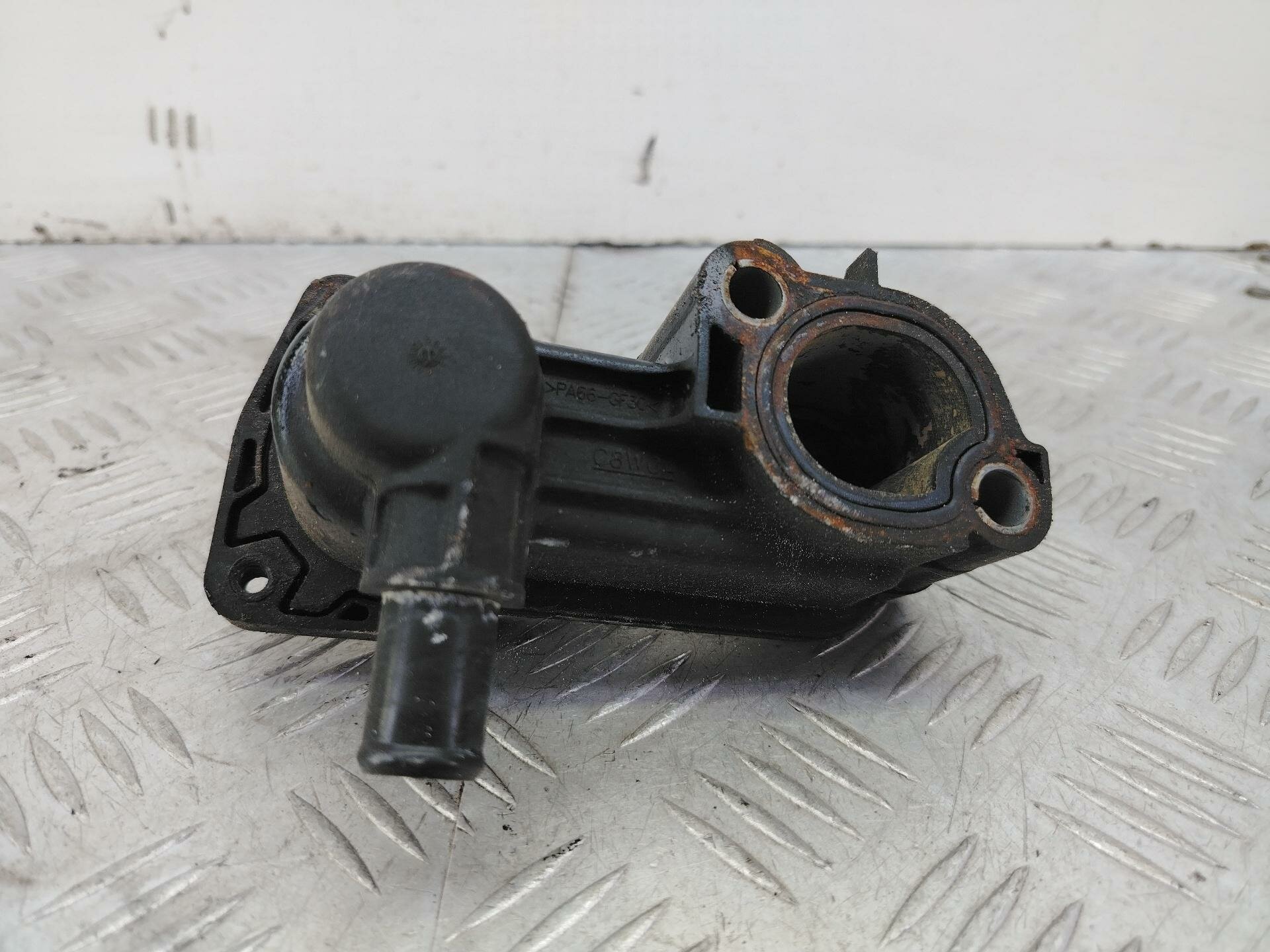 Корпус термостата Ford Focus (1998 - 2001) 2S4Q9K478AD