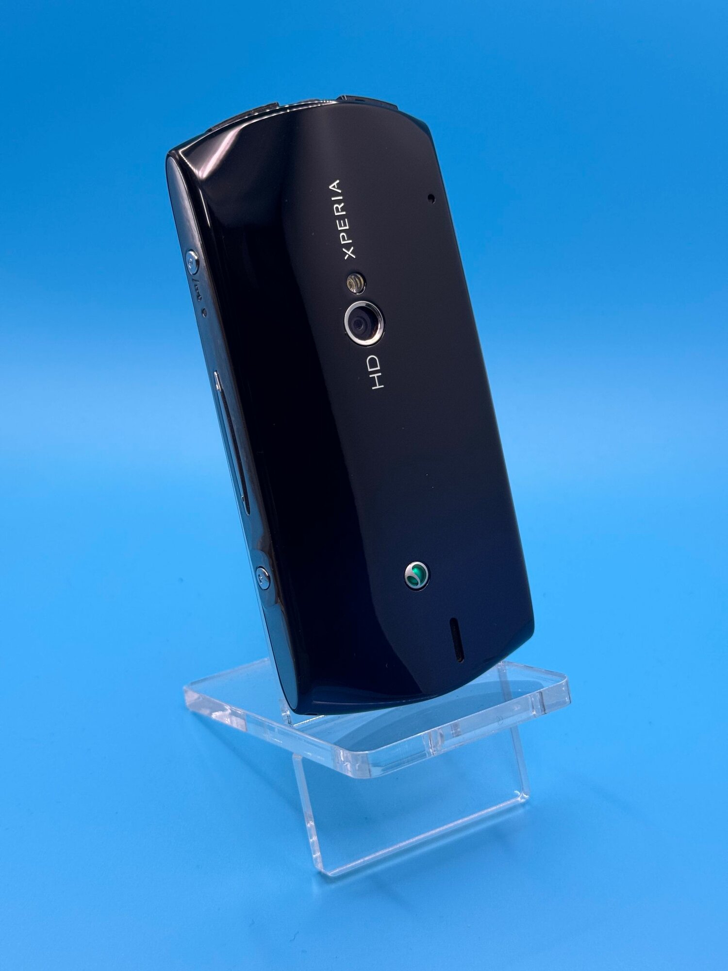 Смартфон Sony Ericsson Xperia Neo MT15i