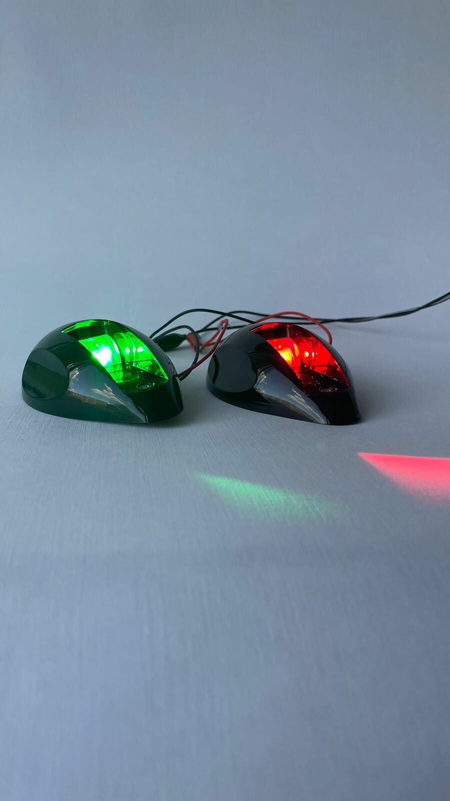Навигационные огни (Бортовые) Led. Комплект, цвет свечения: красный + зеленый. 12-24 Вольт DC. Черный корпус. IP67