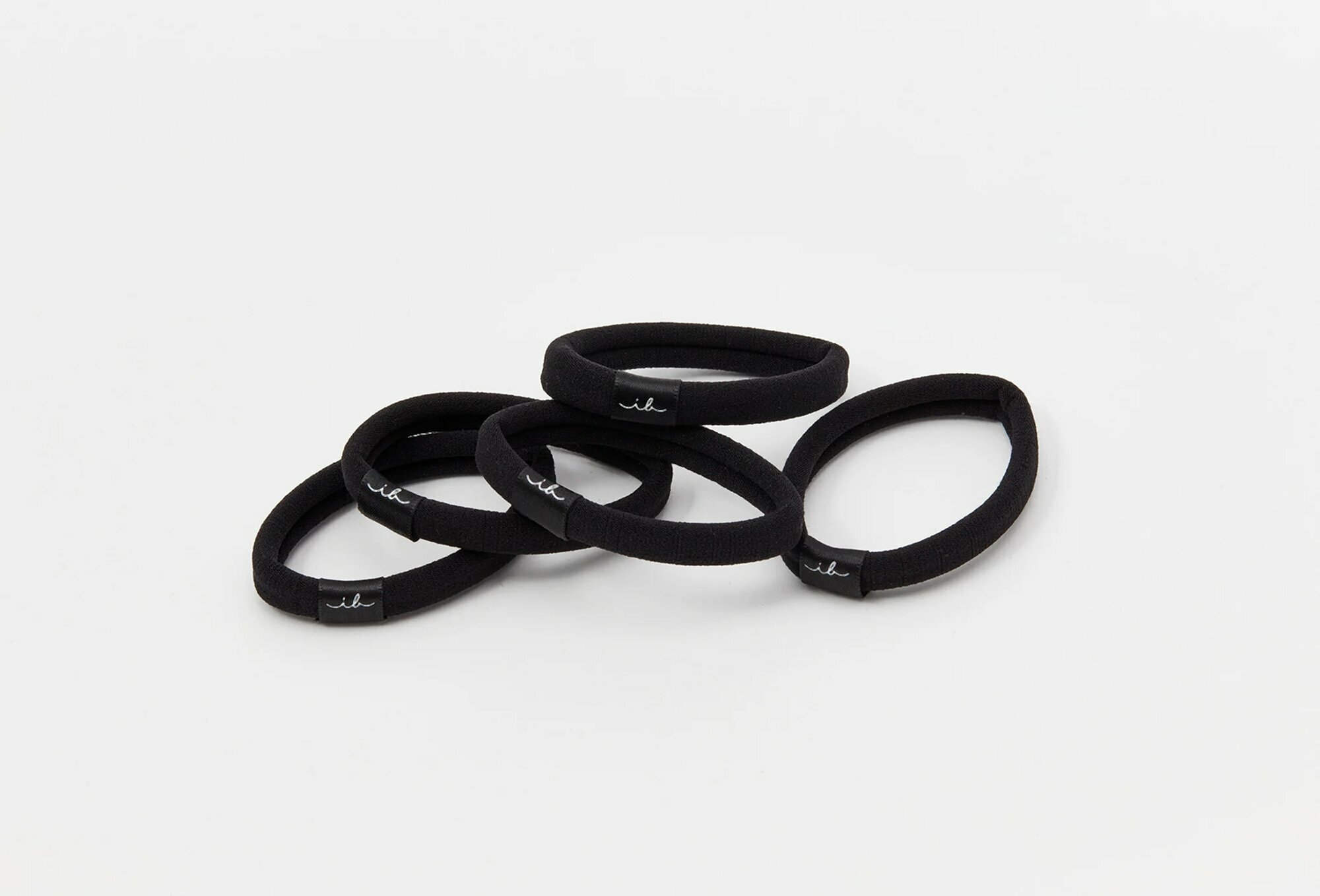 Эластичная резинка для волос INVISIBOBBLE HAIR TIE EARTH BLACK