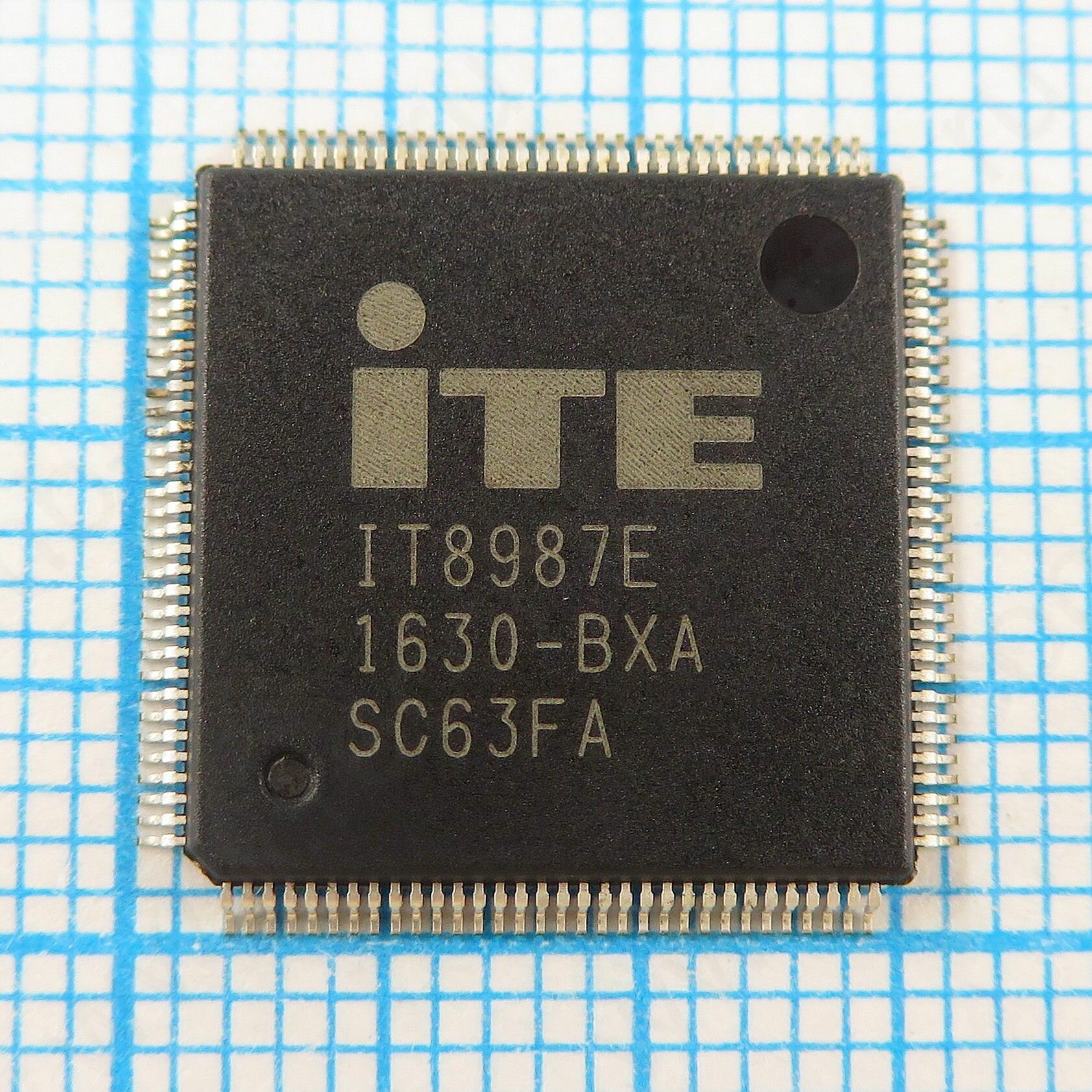 IT8987E BXA IT8987E-BXA - Мультиконтроллер