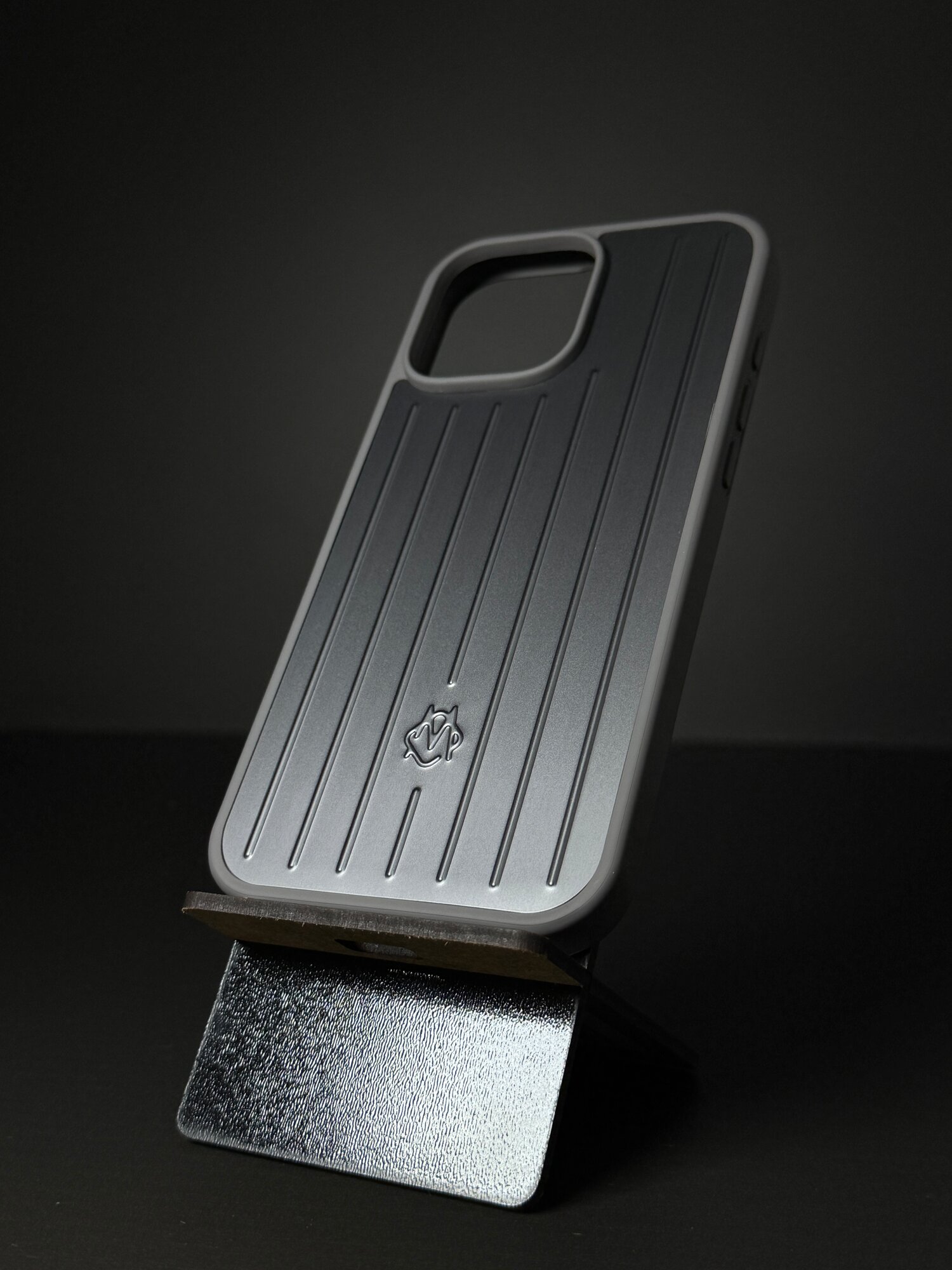 Чехол Rimowa Айфон 16 Про Макс / чехол Rimowa iPhone 16 Pro Max, серый