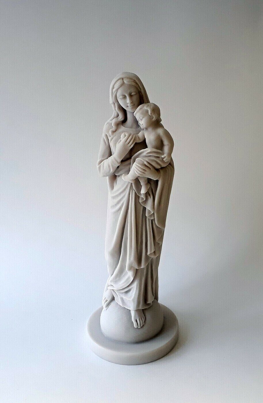 Статуэтка Дева Мария с младенцем (Мадонна с младенцем), 22,5см, белый, мраморная крошка
