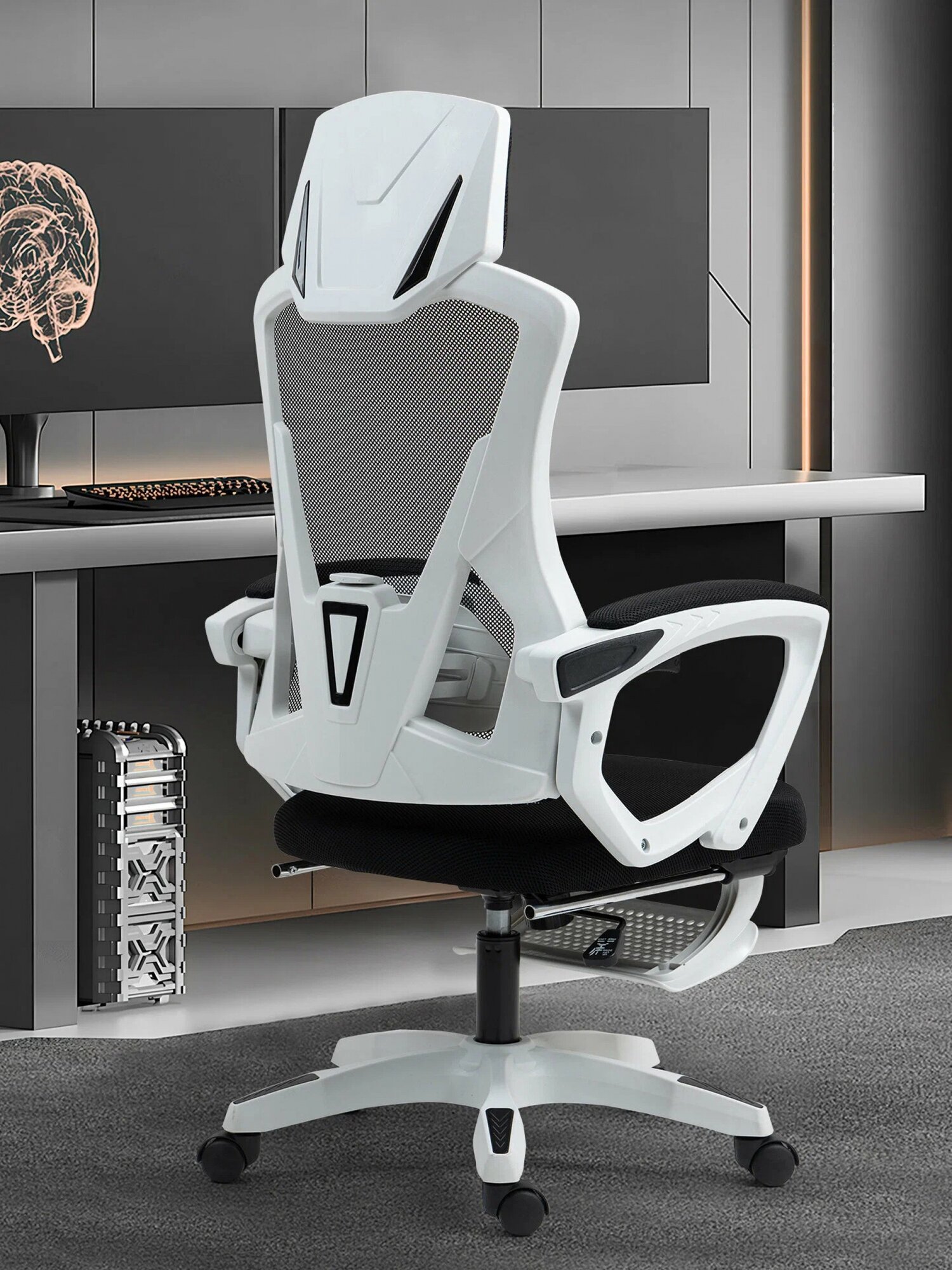 Офисное кресло RY-H818white, с механизмом качания и подставкой для ног, цвет черный белый