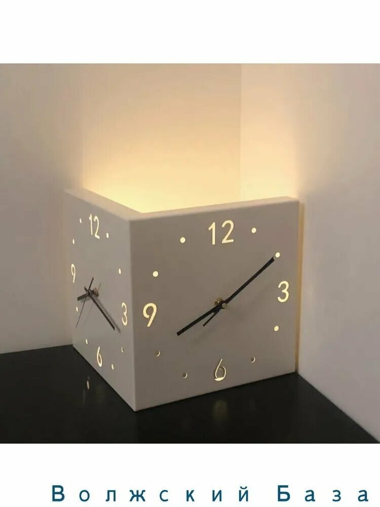 Настенные часы, 26 см х 26 см