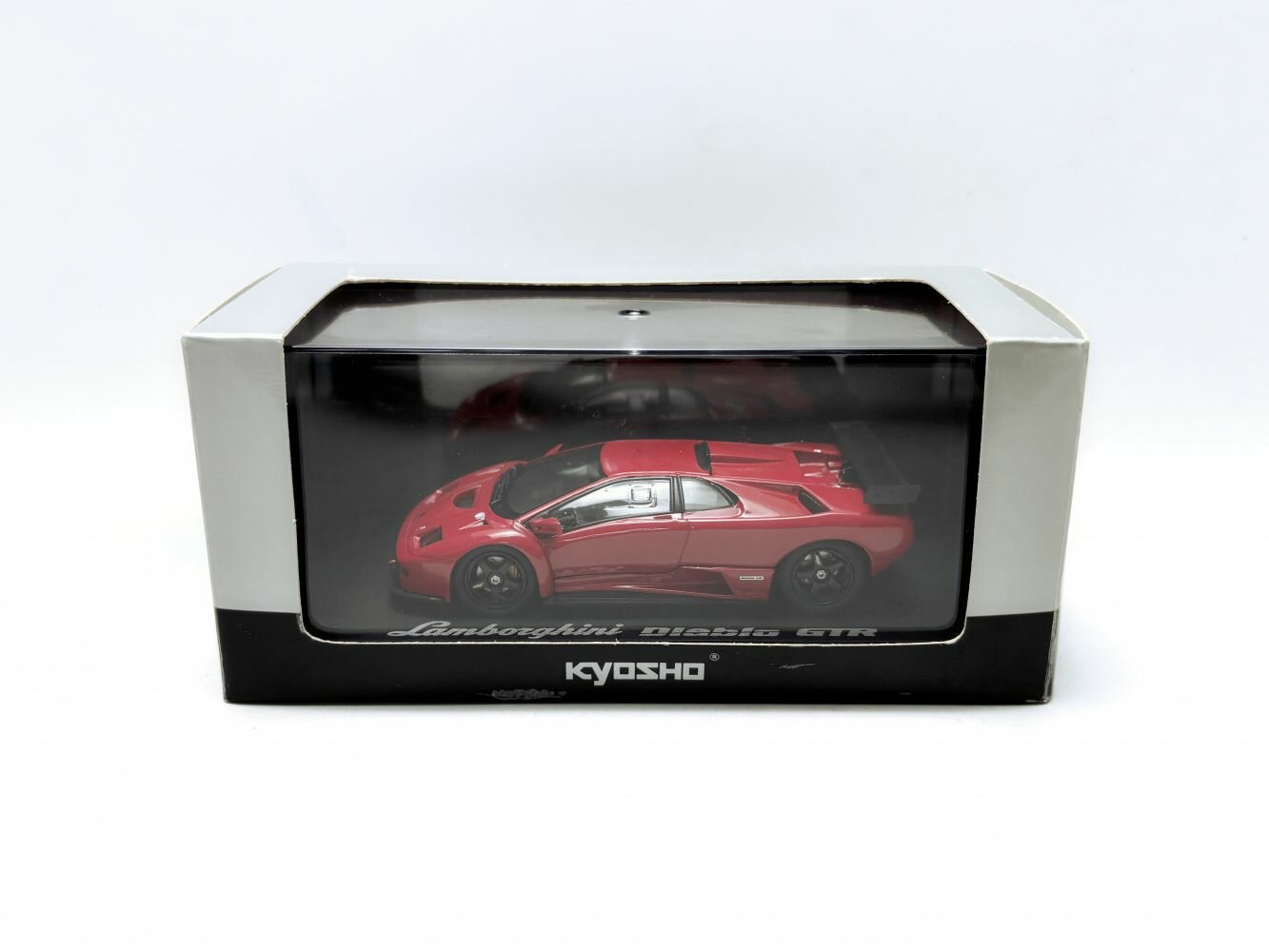 Модель автомобиля Lamborghini Diablo GT-R в масштабе 1:43 от Kyosho