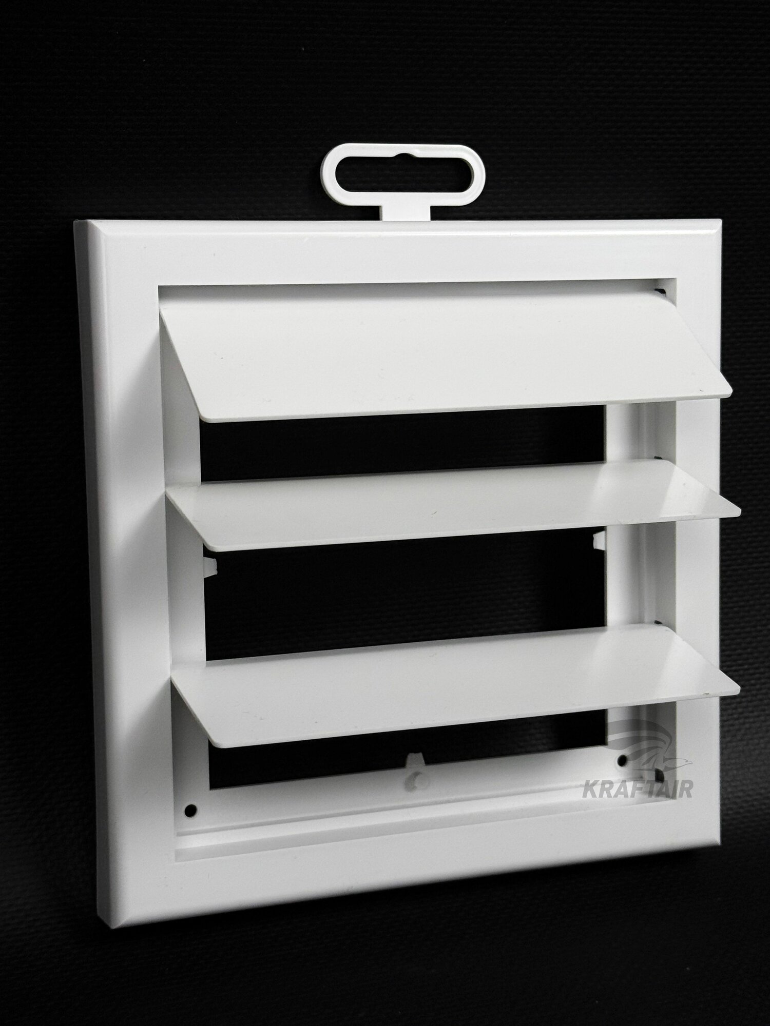 Решетка с гравитационными жалюзи 155х155 мм, белая из ABS пластика