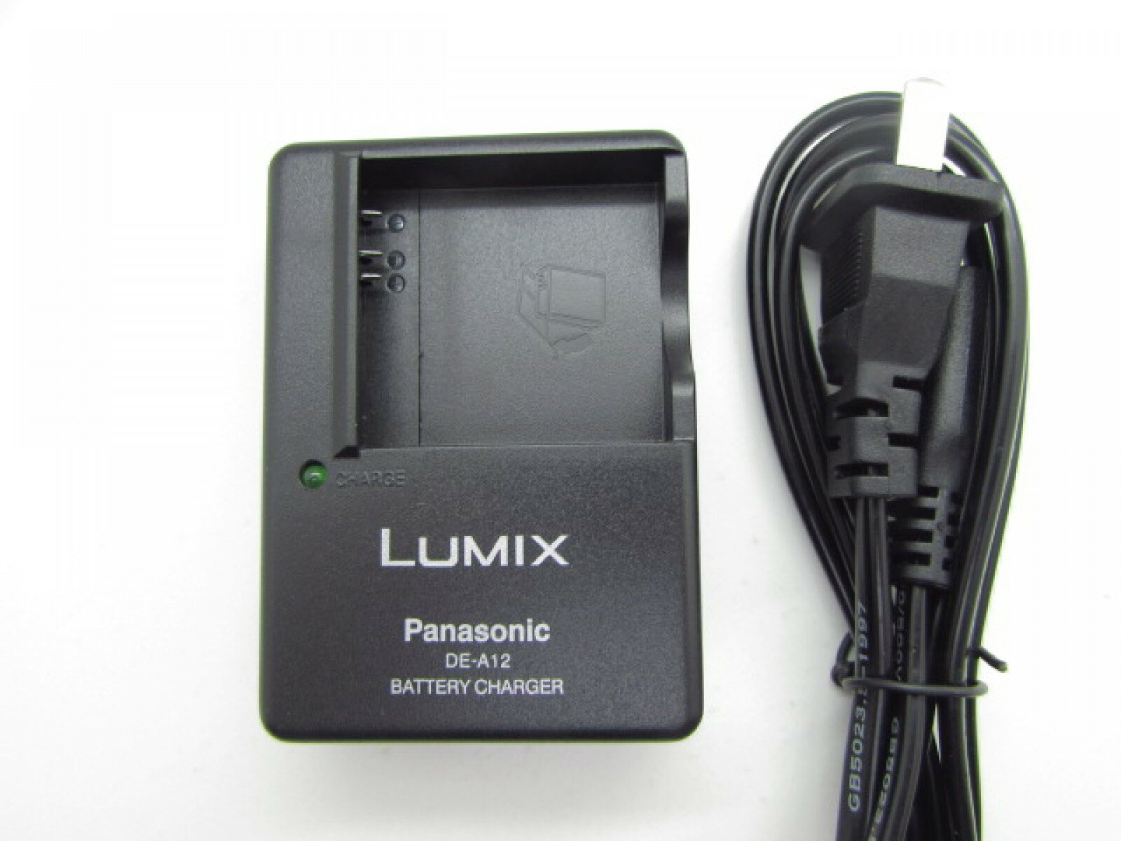 Зарядное устройство MyPads DMW-BCK7E для аккумуляторов DE-A12 Panasonic Lumix DMC-FH7/FP5/FP7/FS14/FS16/FS18/FS28