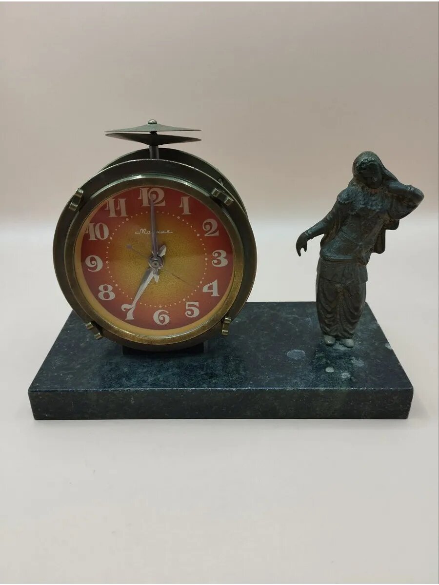 Часы винтажные настольные "Молния - барабан"