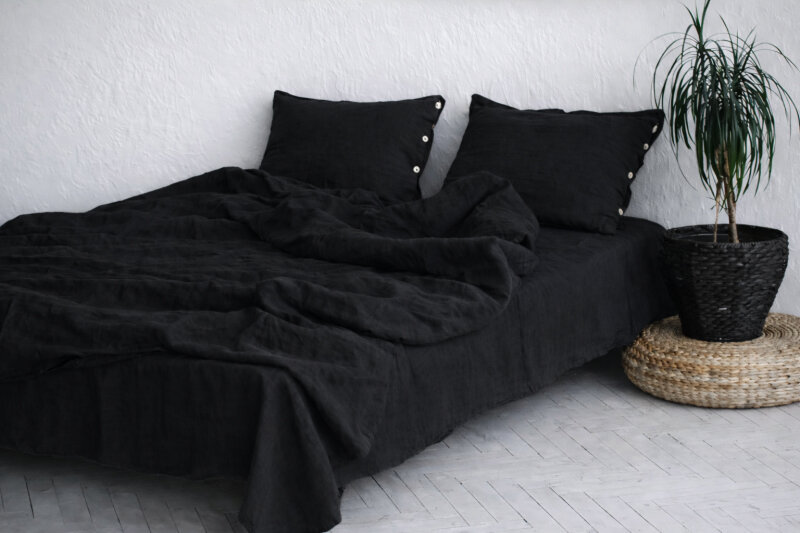 Льняное постельное белье Евро Black Пододеяльник + 2 Наволочки