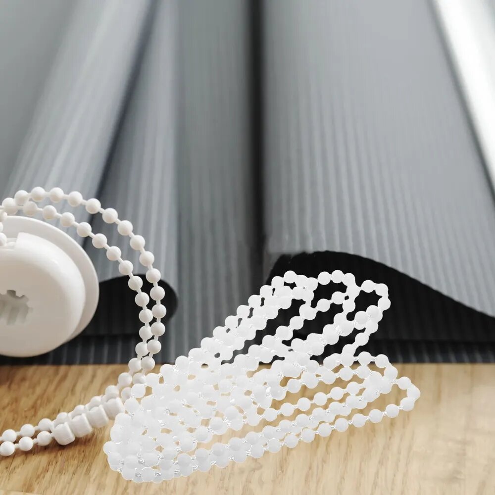 Пластиковая цепочка с бусинами белого цвета для вертикальных жалюзи
