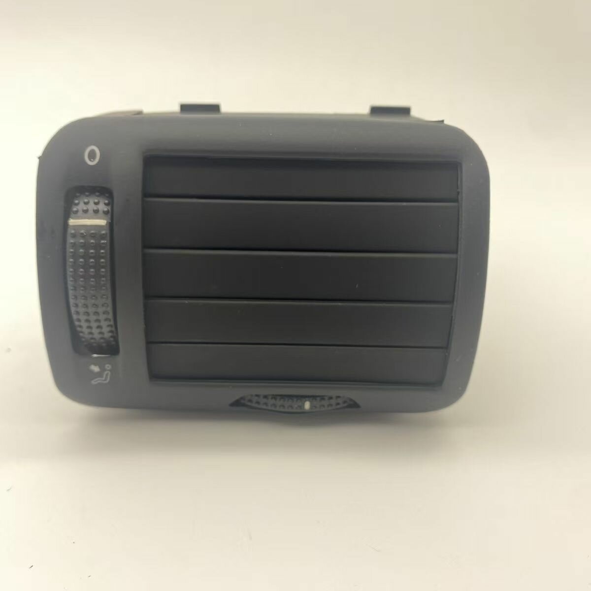 Центральный дефлектор вентиляции салона для Volkswagen Passat B5 / Passat B5 Plus (1996–2005), 3B0819728, набор для замены