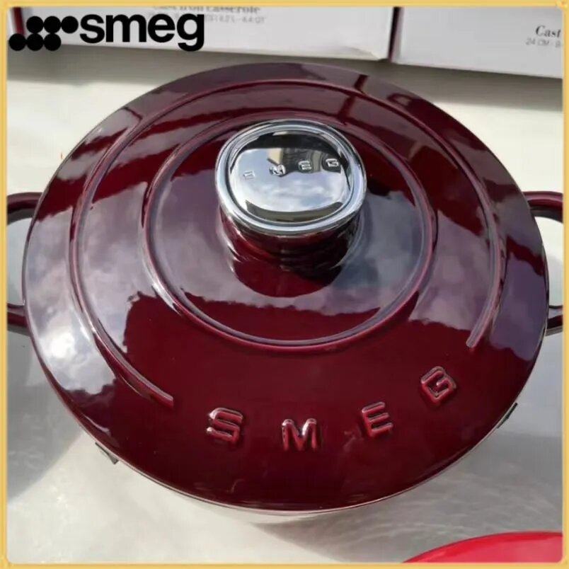 Кокотница Smeg 4 л, бордовая, чугунная круглая кокотница для запекания
