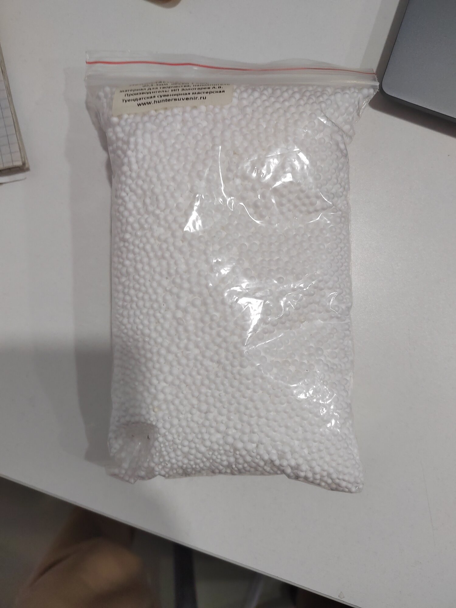 Наполнитель для игрушек пенопластовые шарики D - 2,5--5мм (1 литр)