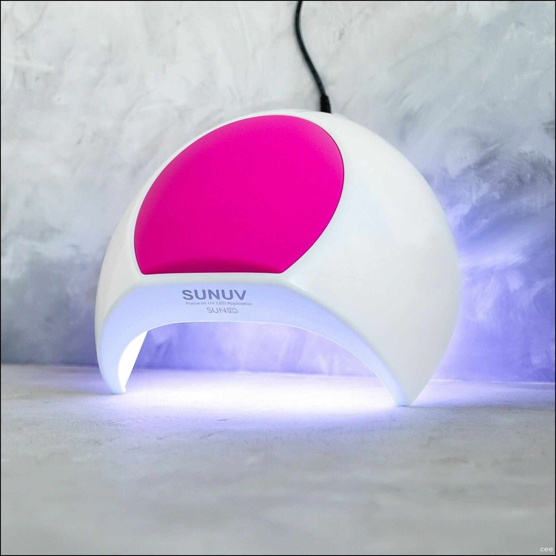 Инновационная УФ лампа SUNUV SUN 2C бестселлер