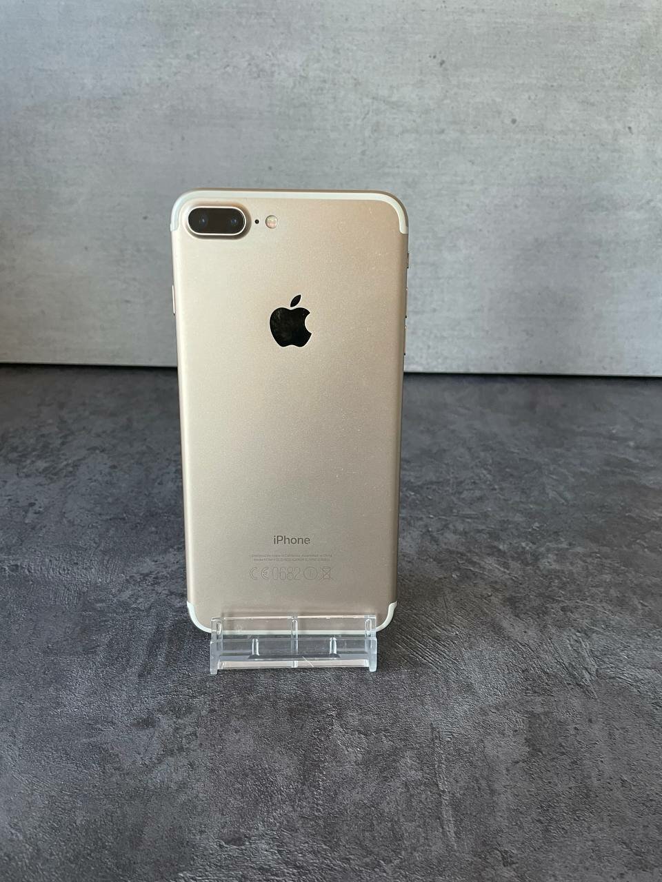 Смартфон Apple iPhone 7 Plus 32 ГБ, 1 nano SIM, Золотой
