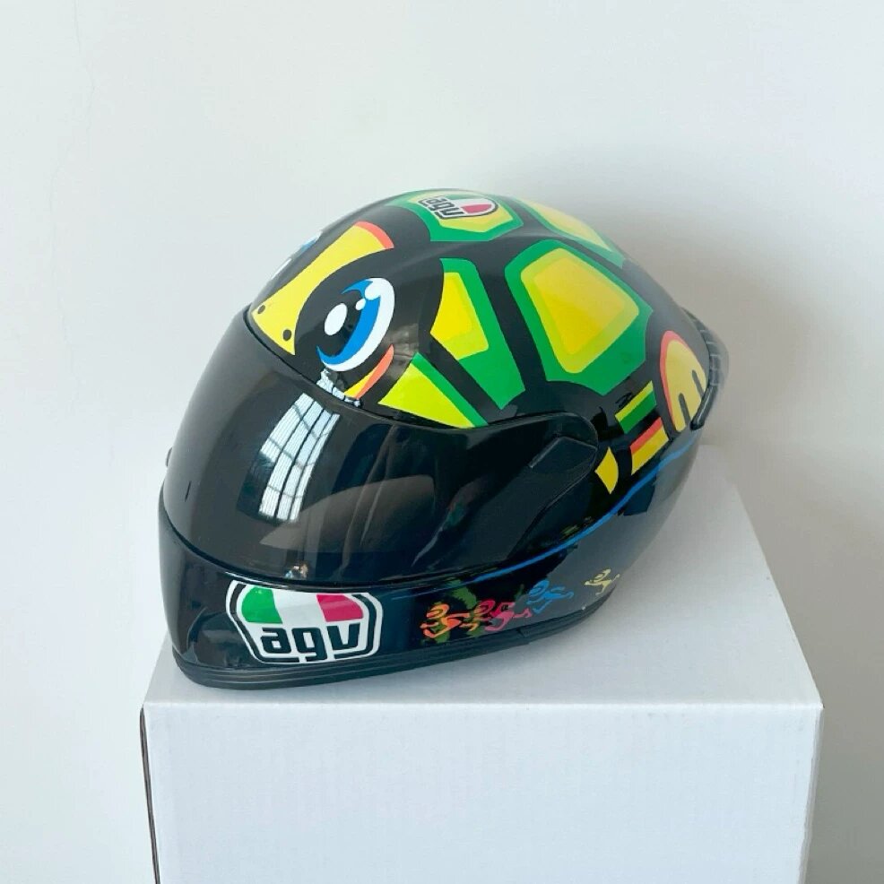 Мотоциклетная шапка AGV 'Черепаха' для животных, M размер, окружность головы до 30 см, безопасная экипировка