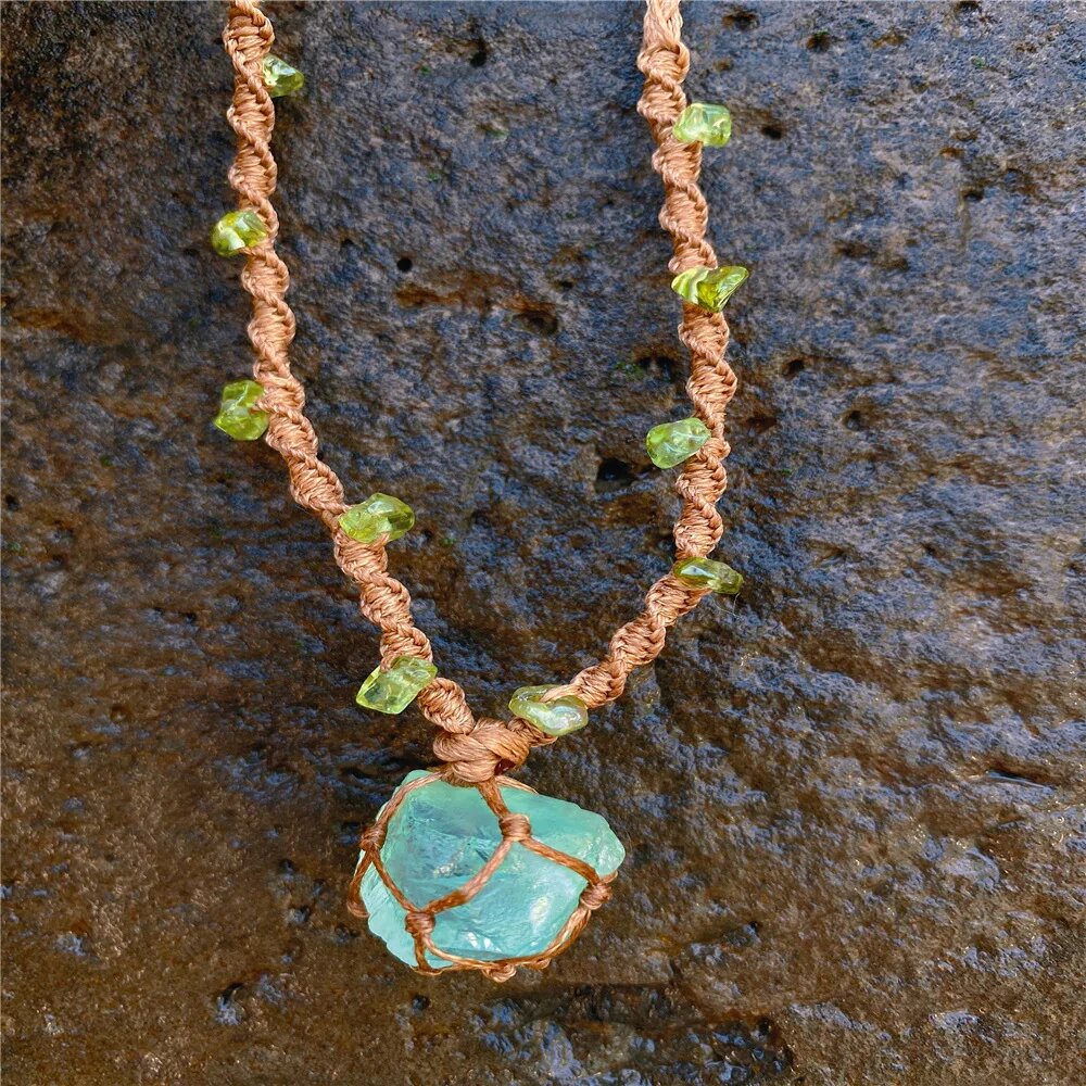 Ожерелье из флюорита, плетение, цвет Fluorite necklace