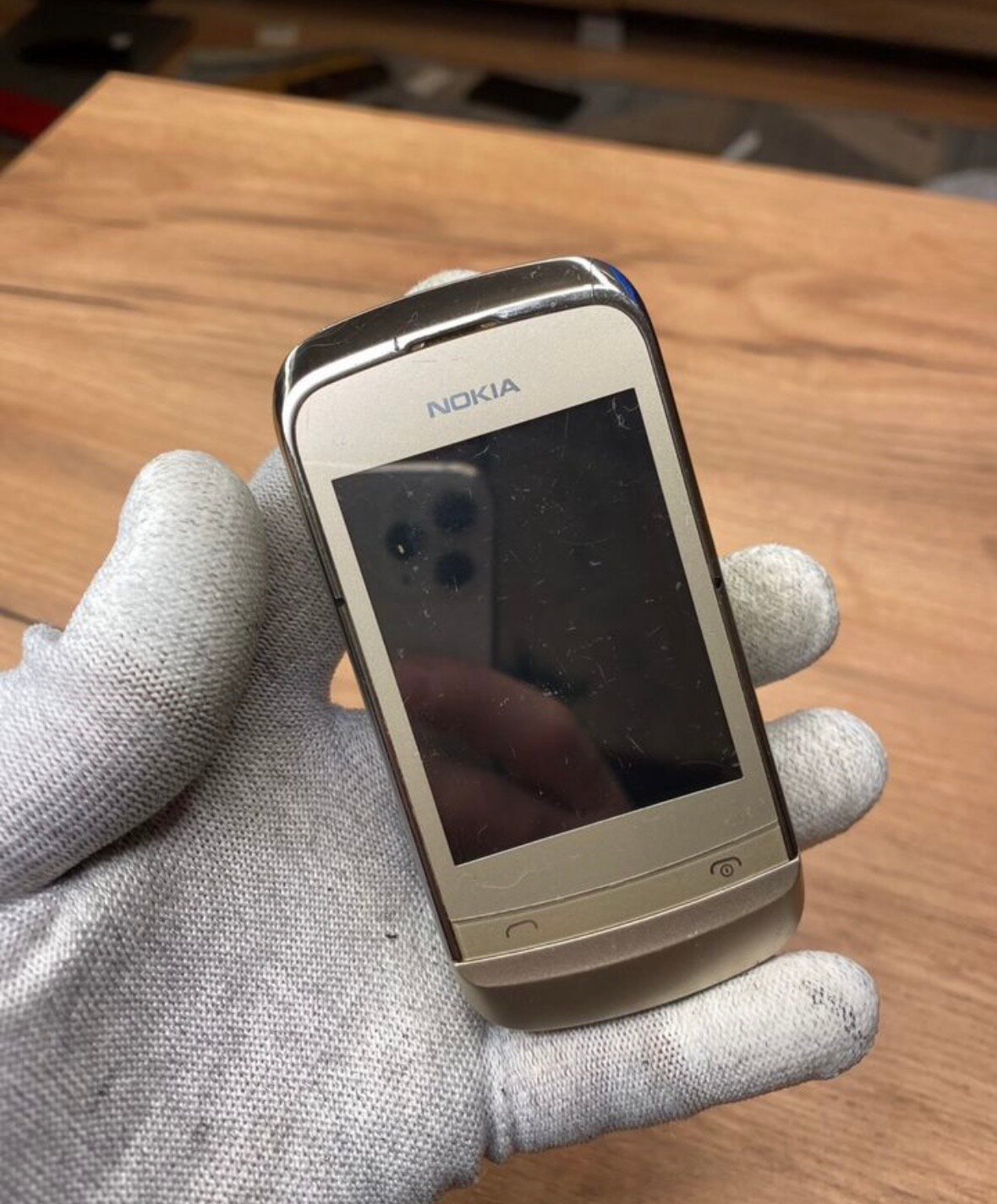 Nokia C2-06.