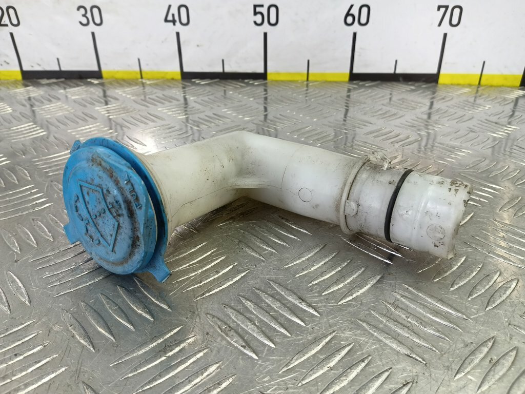 Горловина бачка омывателя Б/У для SUZUKI Grand Vitara I рестайлинг (2000—2006) 38402-50J00