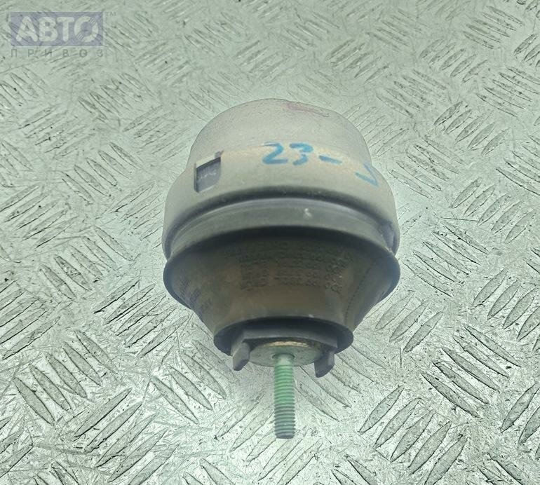 Подушка крепления двигателя Volkswagen Passat B5