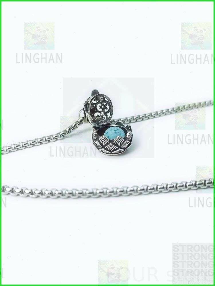 Аромакулон для эфирных масел Цветок Лотоса / Подвеска на шею для духов / Бижутерия ручной работы