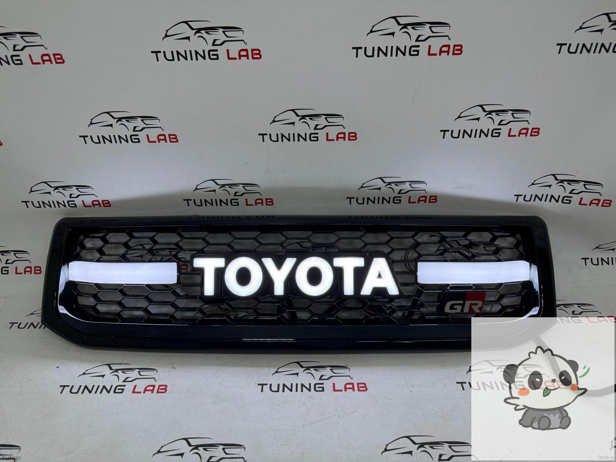 Решетка радиатора для Toyota Land Cruiser прадо 120 (2002-2009), стиль Land Cruiser 300 GR, FULL LED, ABS пластик, черная, установка в штатные места