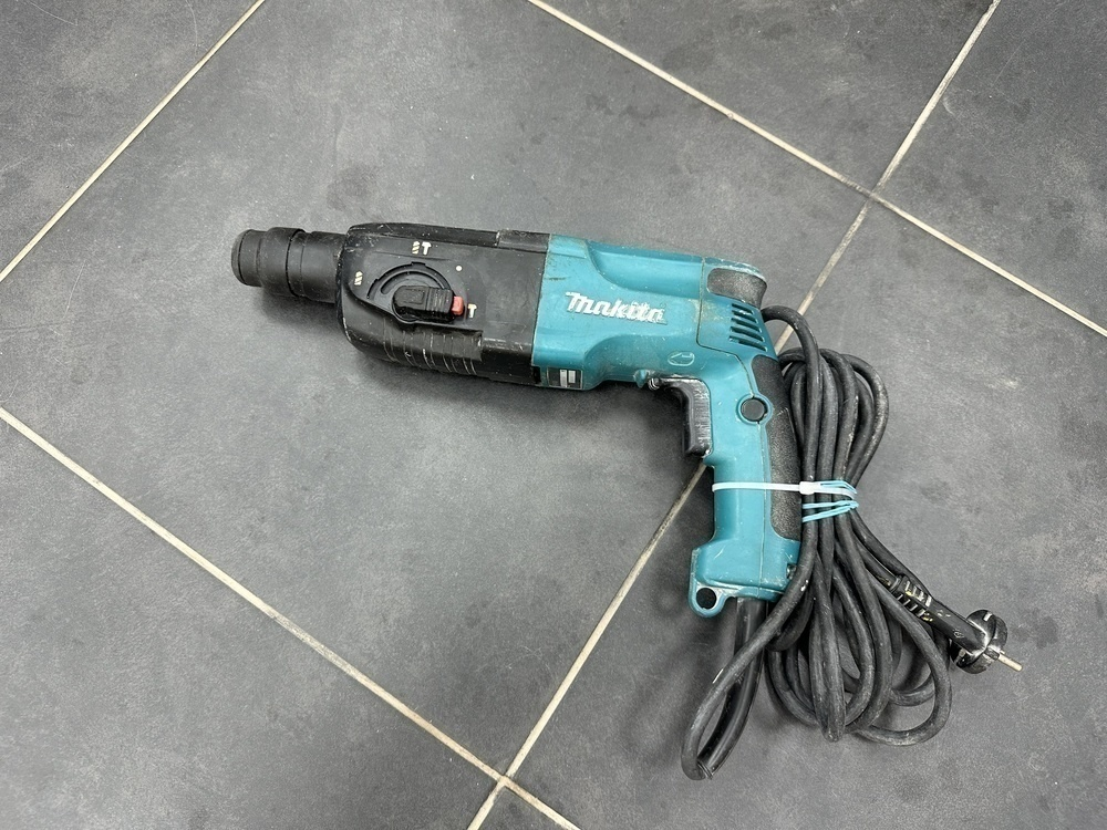 Перфоратор Makita HR2450