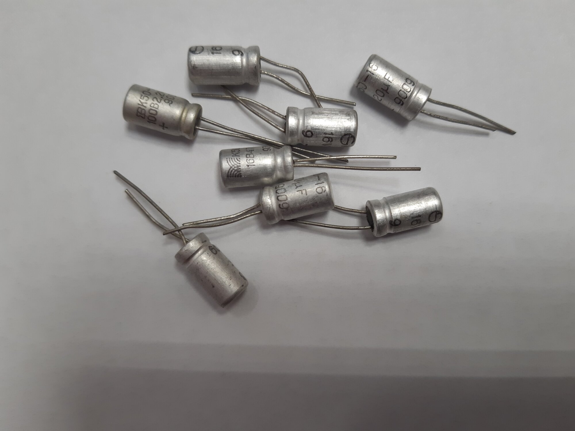 Конденсатор К50-16 16V 20mF (комплект 5 штук)
