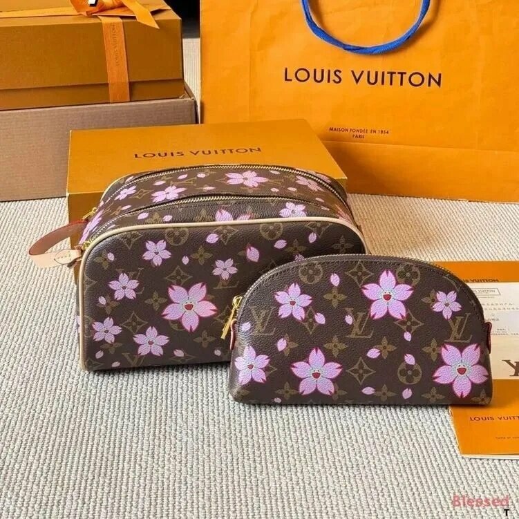 Louis Vuitton Косметичка дорожная