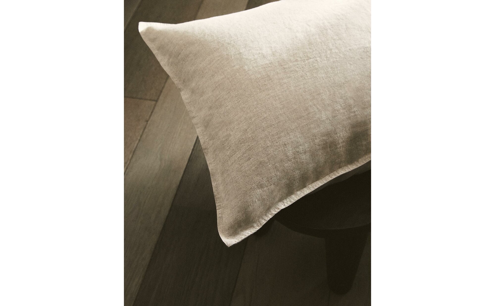 Наволочка из льна, 50 x 75 cm , темно-синий/бежевый/красный. Бренд - Zara Home