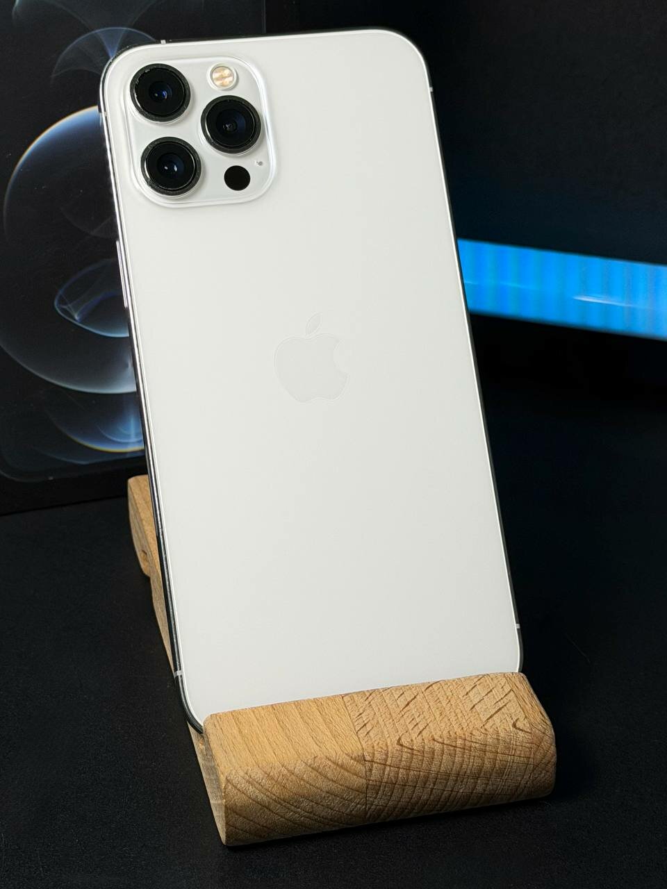 Смартфон Apple iPhone 12 Pro Max, 256 ГБ, nano-SIM + eSIM, белый
