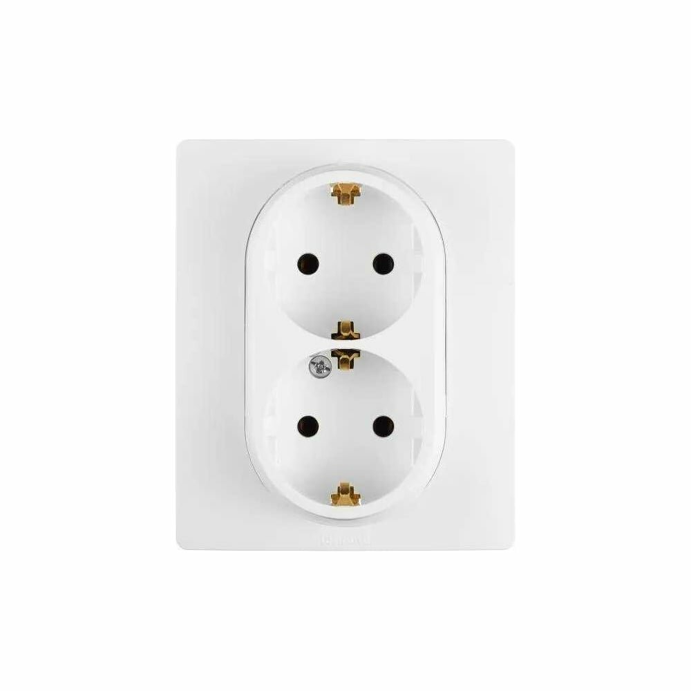 Розетка двойная с заземлением Legrand Etika без шторок, в сборе, 16А, 250В, винтовые зажимы, белый 672272