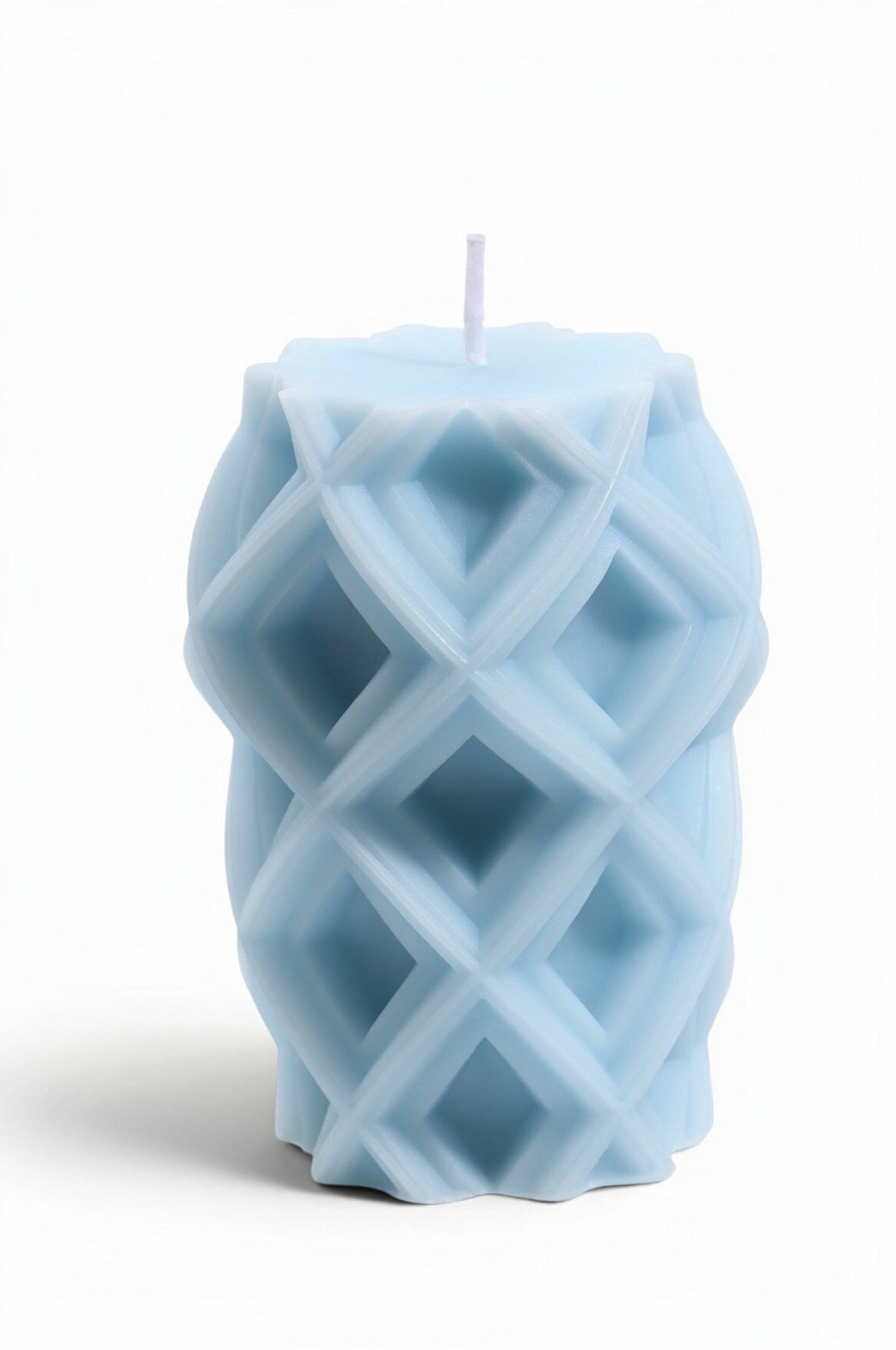 Свеча интерьерная "Плетение света", 260 г, 7x7x10.5 см, цвет: голубой