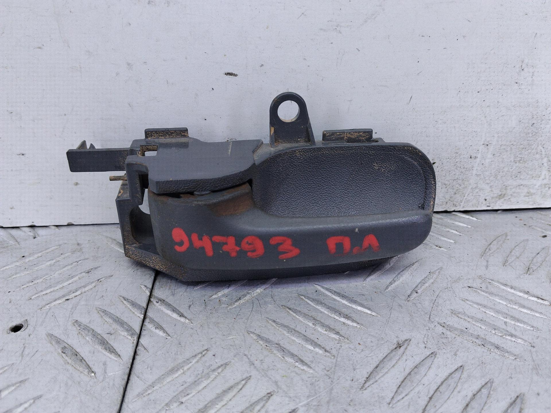 Ручка внутренняя двери передней левой Citroen C1 1 (2005 - 2008)