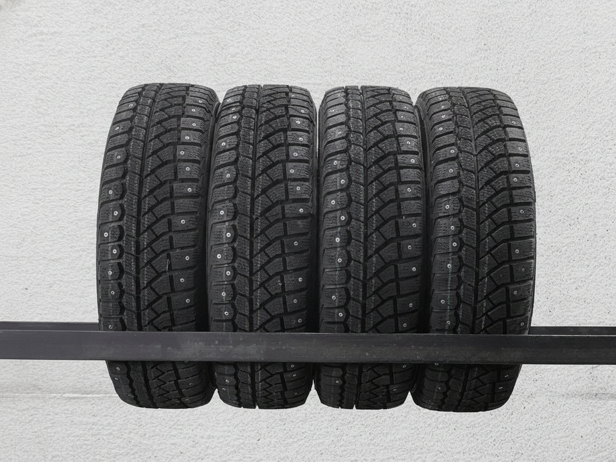 Зимние шины шипованные Viatti Brina Nordico V-522 175/65 R14 5.0% износ PT0010442 TSB052997