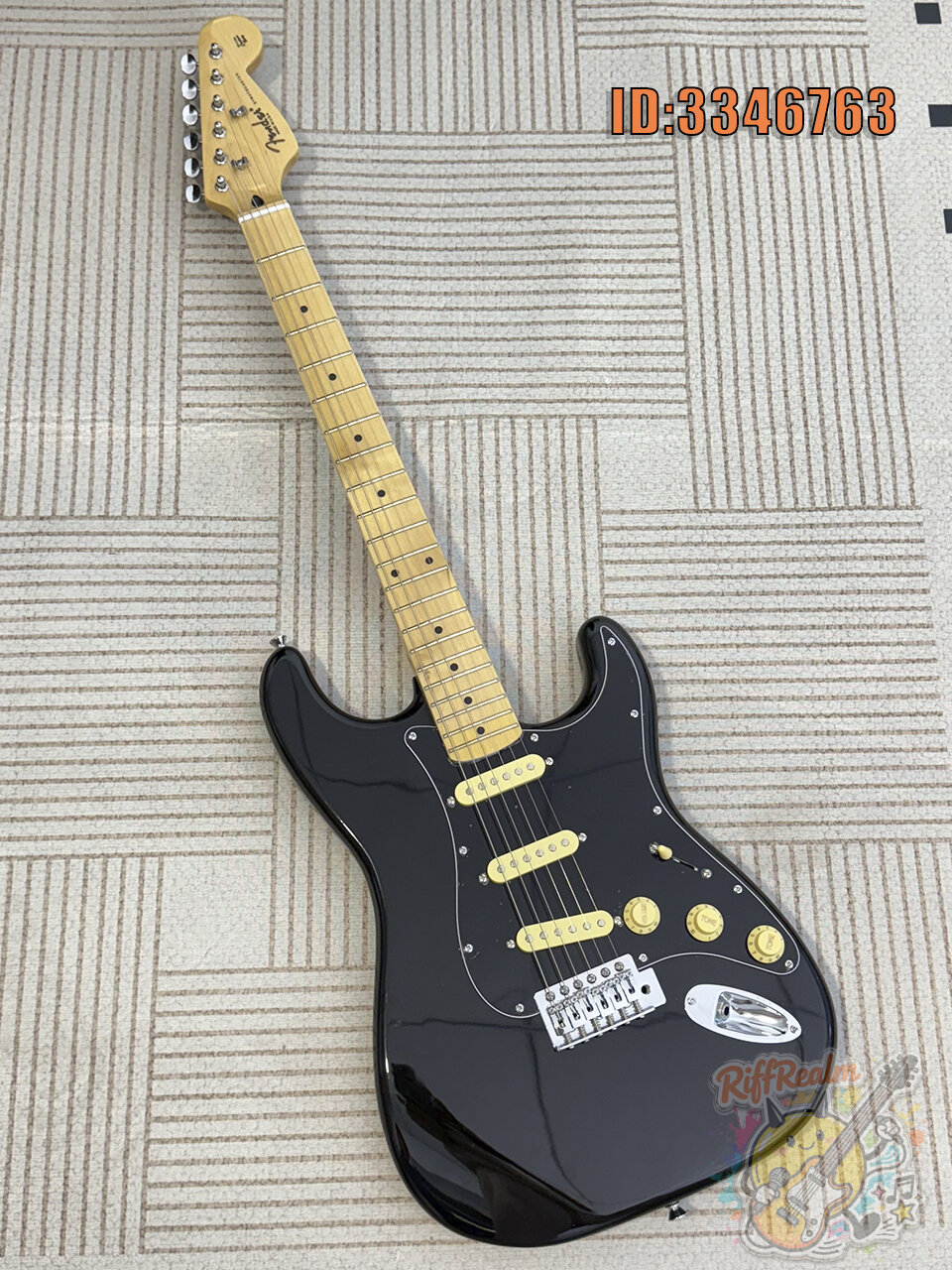 Электрогитара Stratocaster Triple single 6-струнная, корпус Дерево