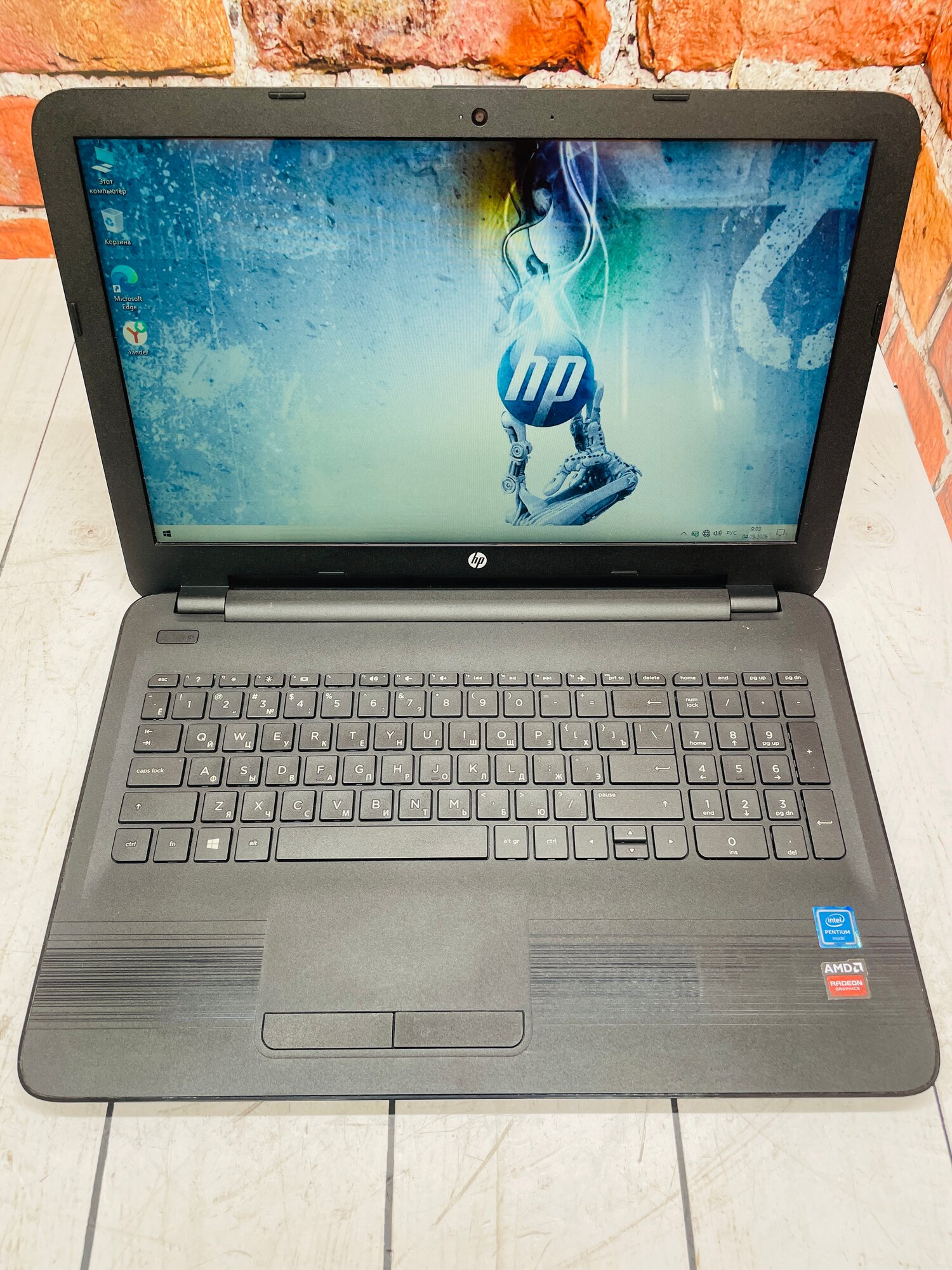 Игровой ноутбук 15,6, HP 15-ay030ur, Intel Pentium 3710, 4 Gb DDR3, 500 Gb HDD, AMD Radeon 530