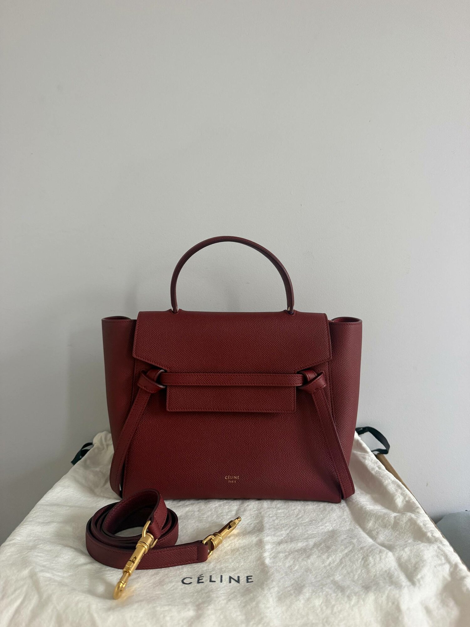Сумка сэтчел CELINE Belt micro, бордовый — фото 1