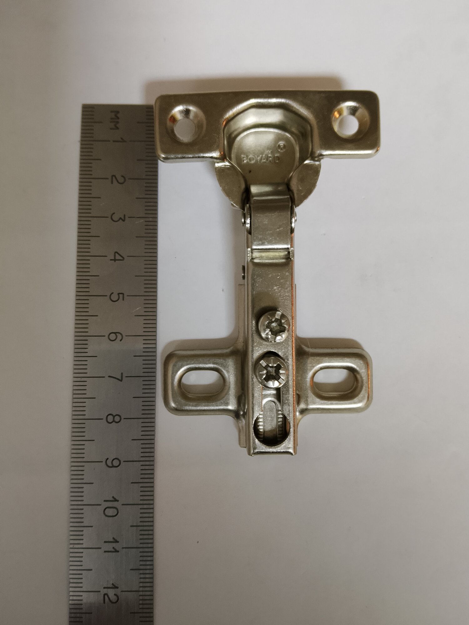 Петля мебельная с доводчиком BOYARD.