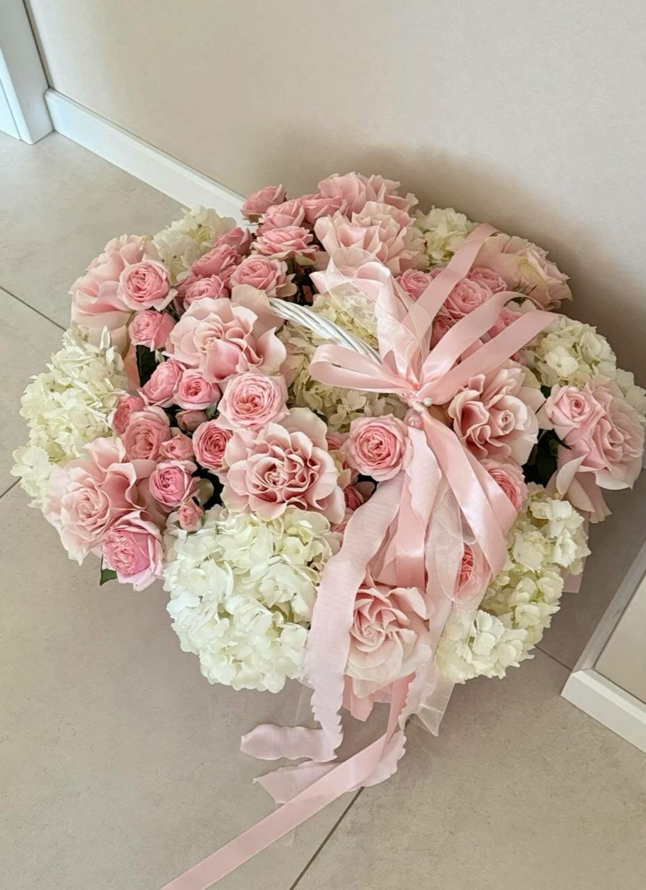 Цветочная корзина Gardelia Flowers, "Розовый шёлк", бежево-розовая, для любимых и близких