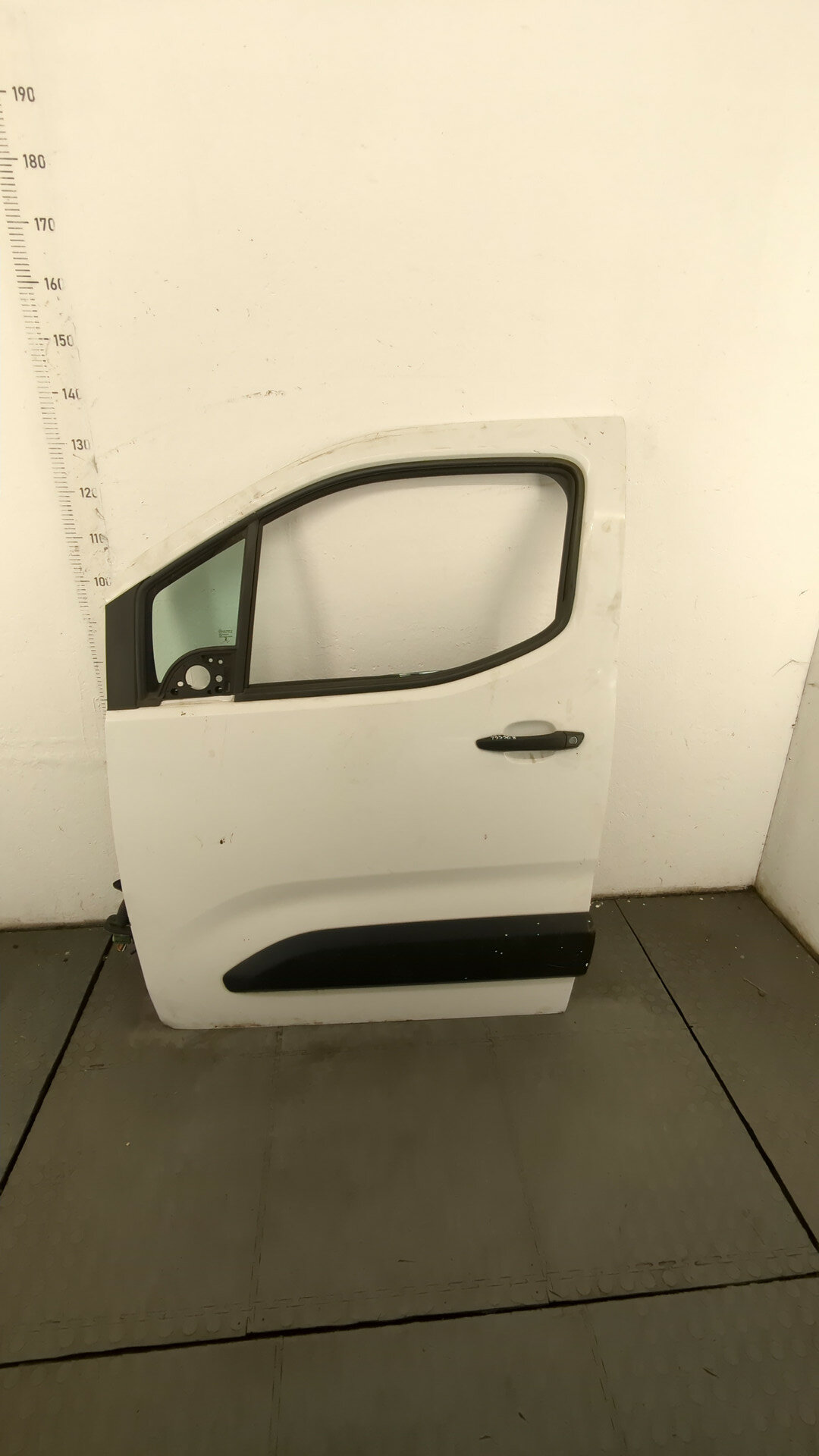 Дверь боковая (легковая) левая передняя Peugeot Partner Б/У