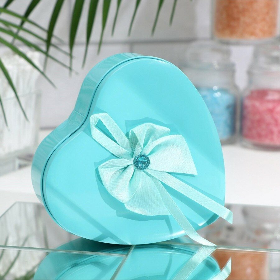 Набор, бирюзово-синие розы" 11 мыльных лепестка в железной коробке