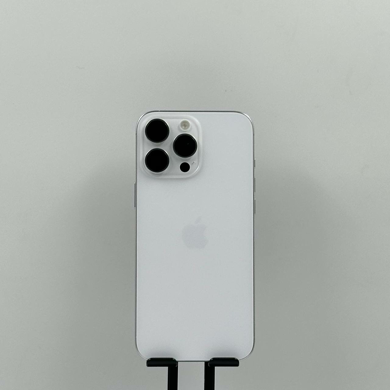 Смартфон Apple iPhone 16 Pro Max 256 ГБ, Dual: nano SIM + eSIM, белый титан